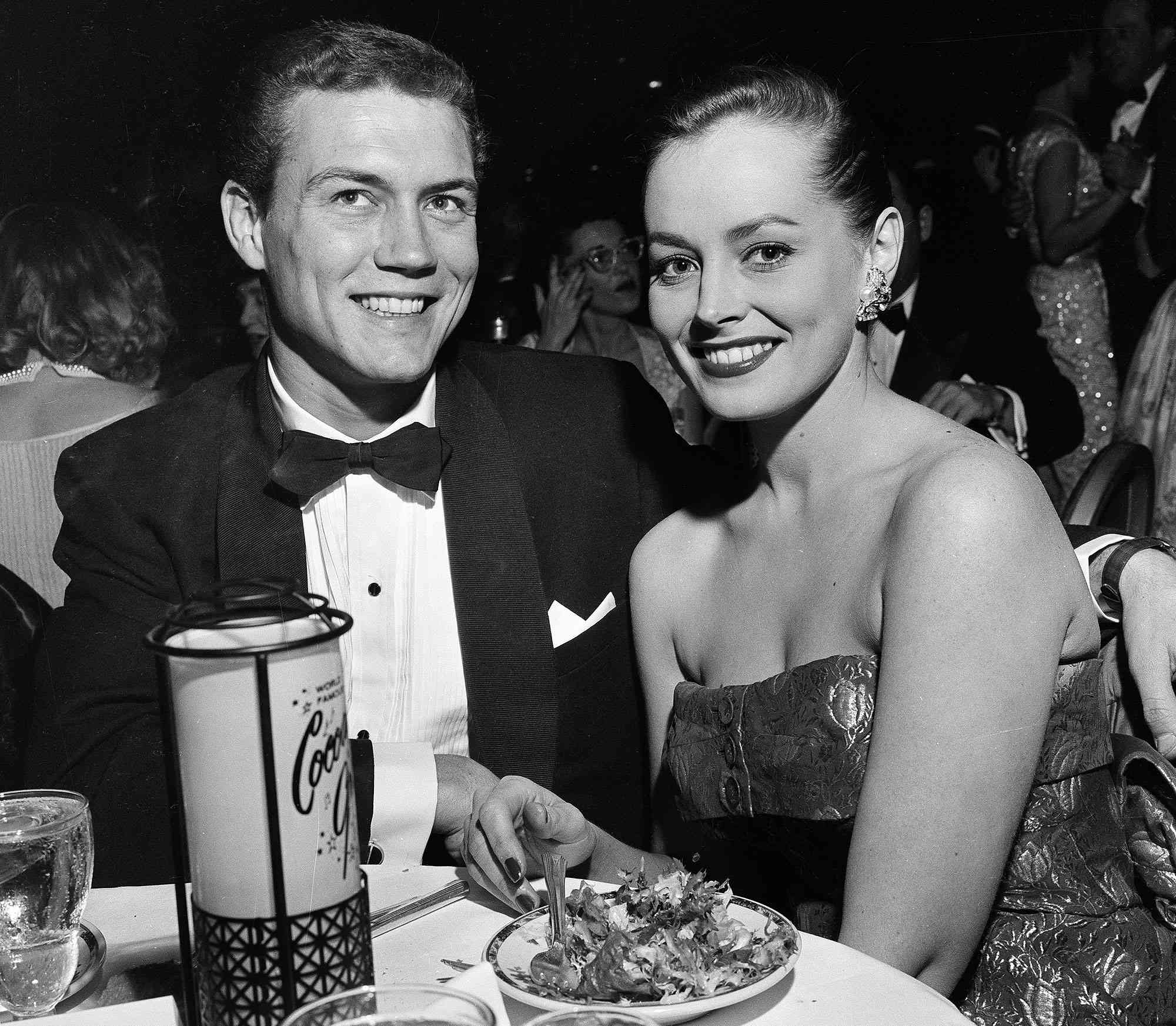 .quién te espera cuando se apagan las luces – Mariposadel67